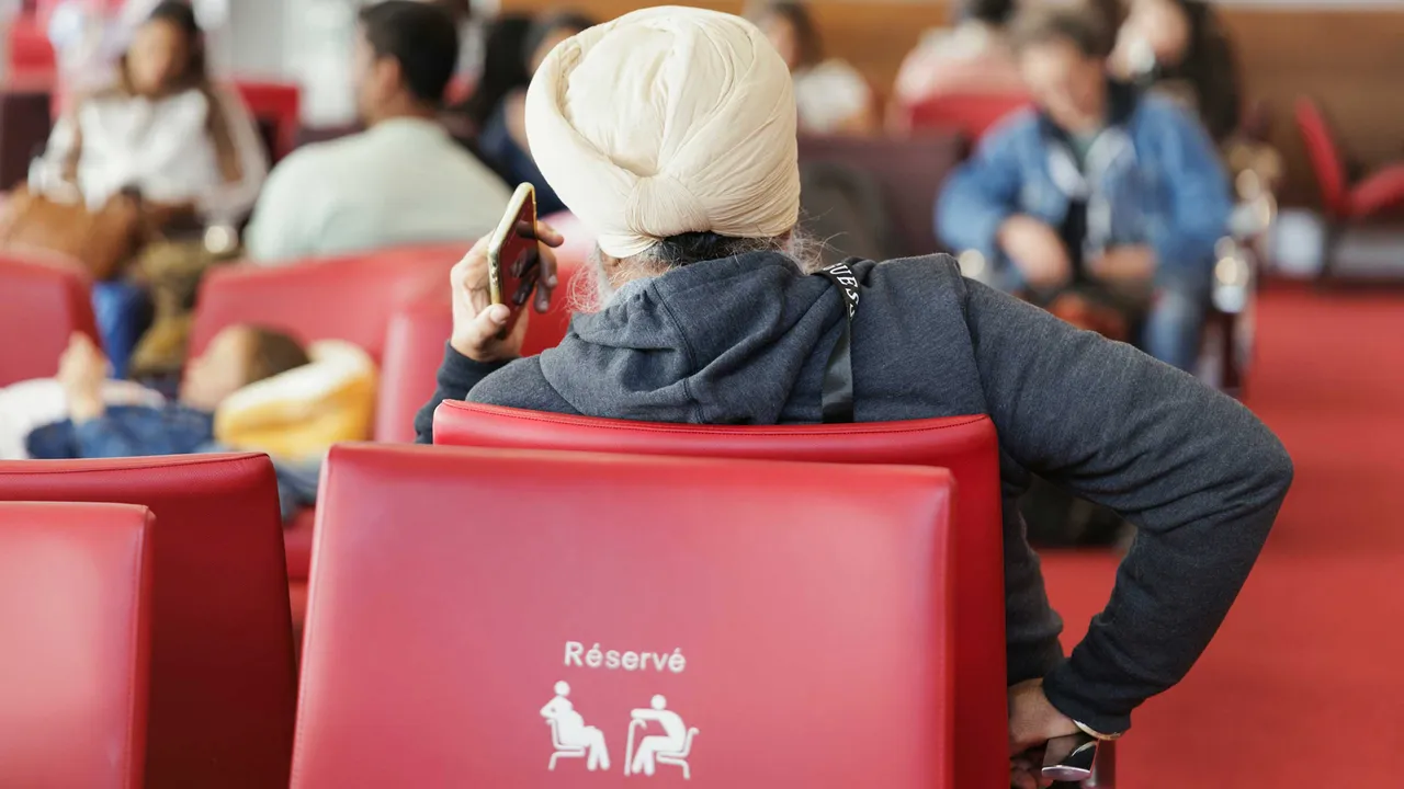 Airport Assistance for PRM Travelers – Paris Aéroport