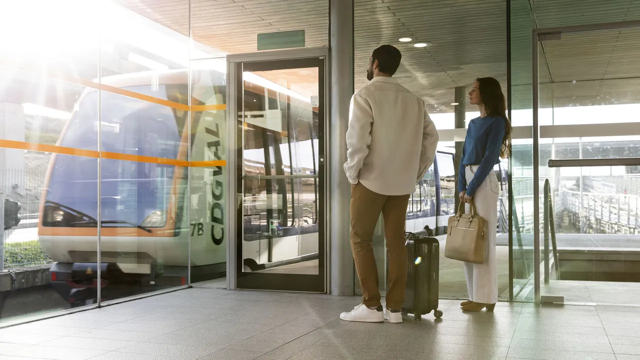 Shuttle Services Between Terminals at Charles de Gaulle – Paris Aéroport