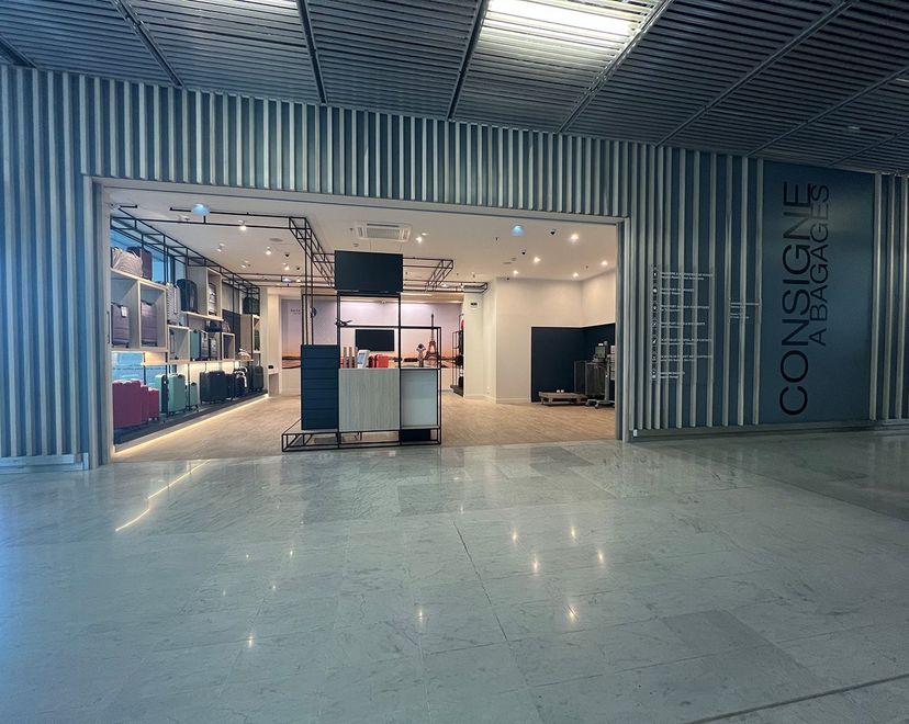À l'aéroport de Roissy Charles de Gaulle – Paris Aéroport